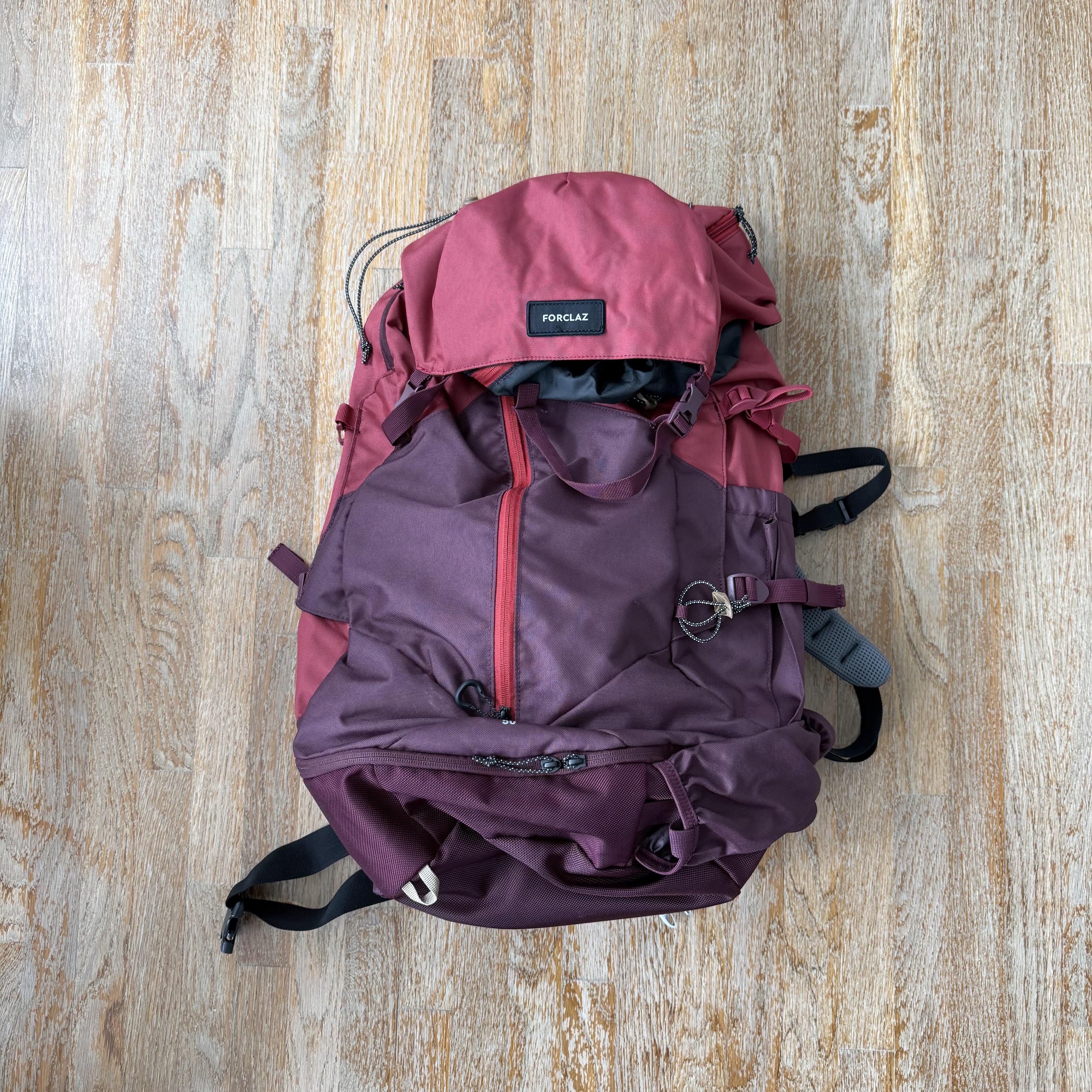 forclaz mt100 easy fit 50l backpack, Women's Fashion, Bags & Wallets ...