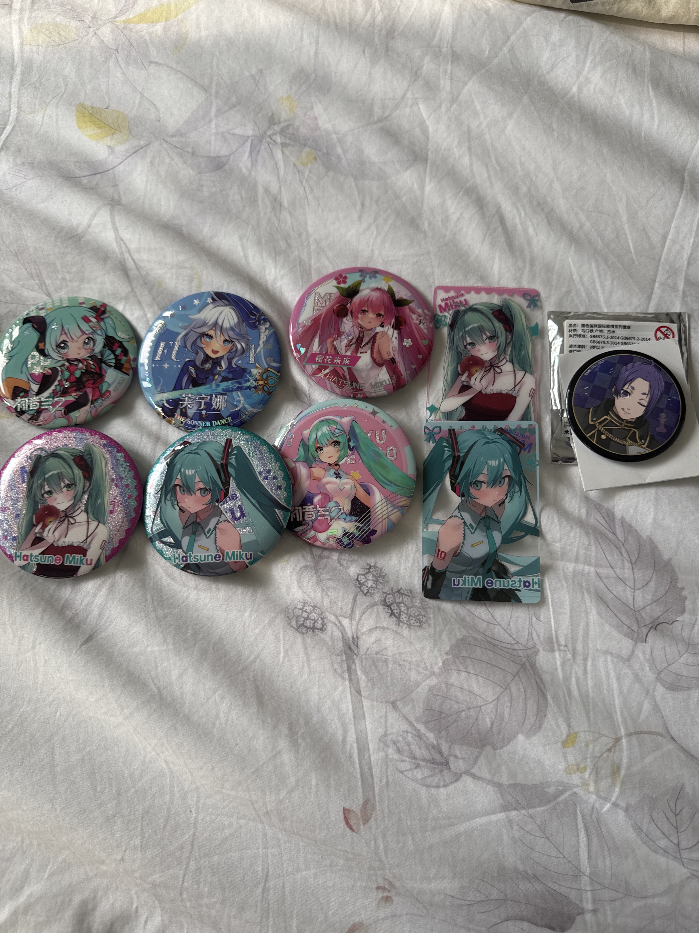 Hatsune Miku Anime Badges - Assorted Designs, Hobbies & Toys ...
