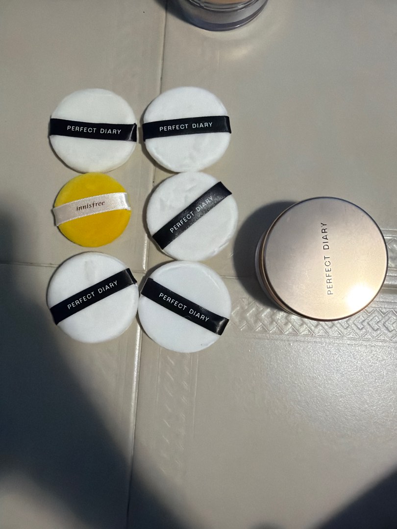 Perfect Diary Powder Puffs and Empty Container, Beauty & Personal Care ...