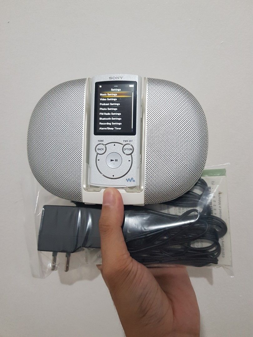 Sony Walkman MP3 Player with Speaker Dock, Audio, Portable Music ...