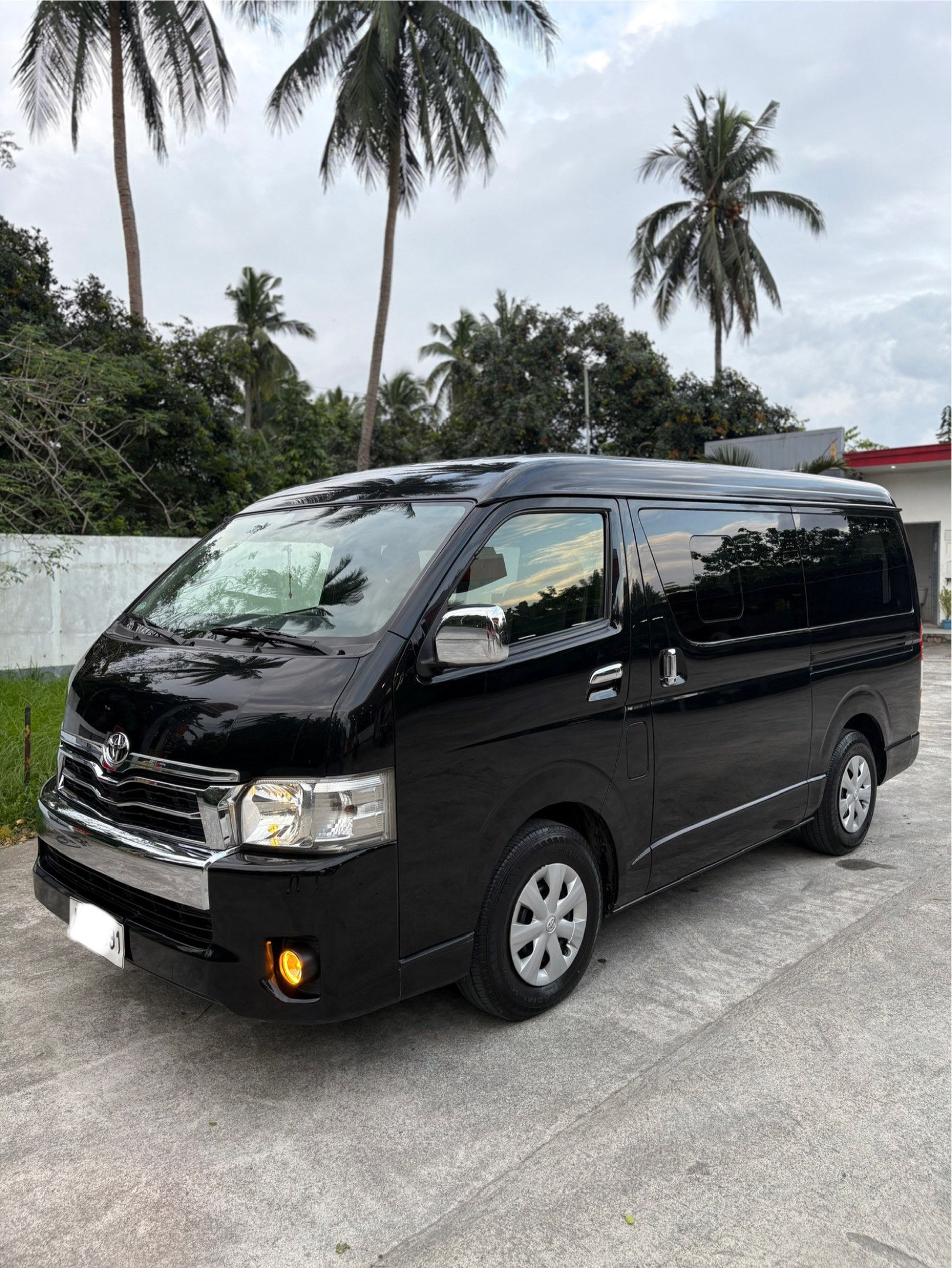 Toyota Hiace super grandia Auto, Cars for Sale, Used Cars on Carousell
