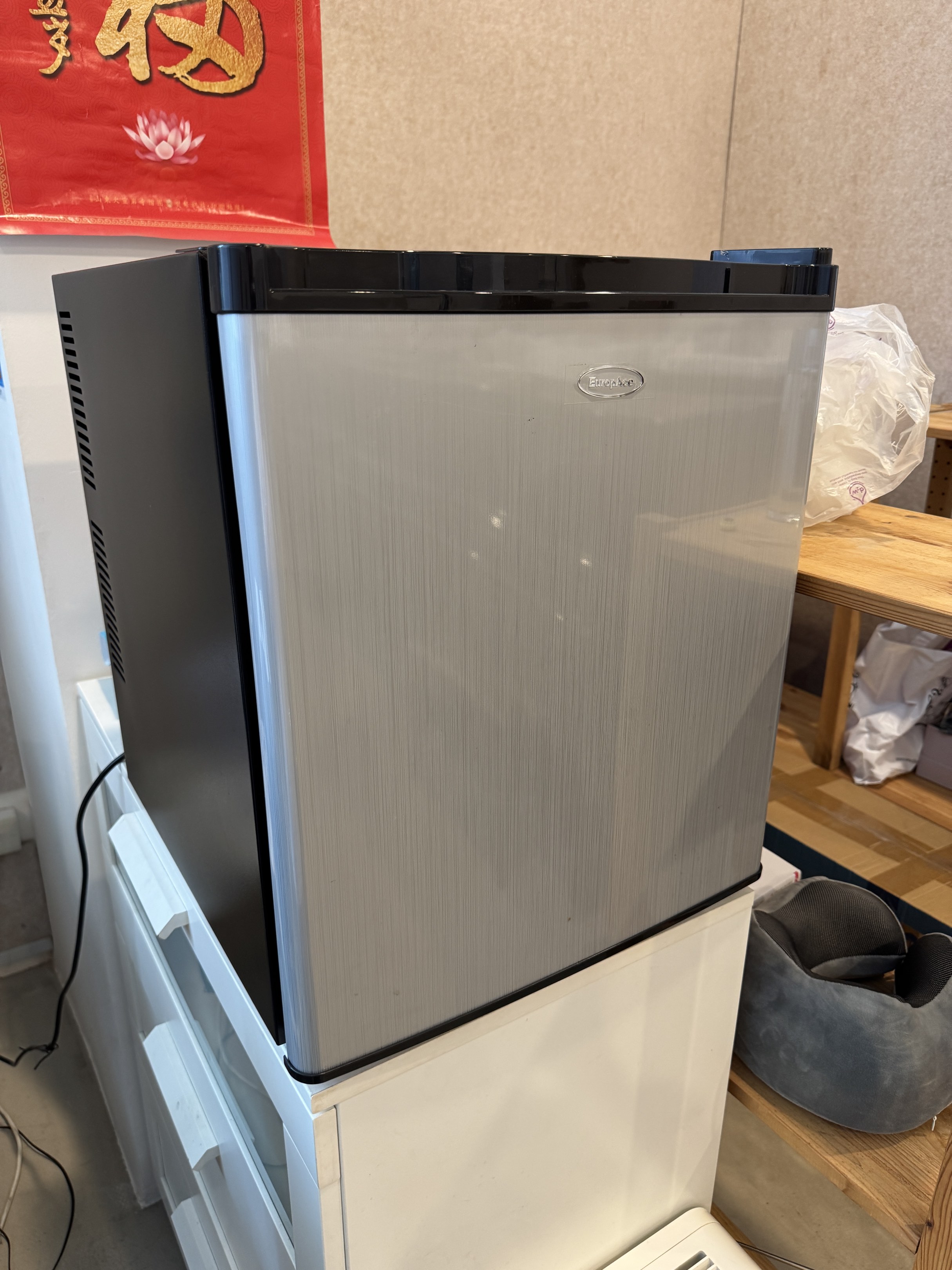 EuropAce ER 9250 DC Mini Fridge, TV & Home Appliances, Kitchen ...