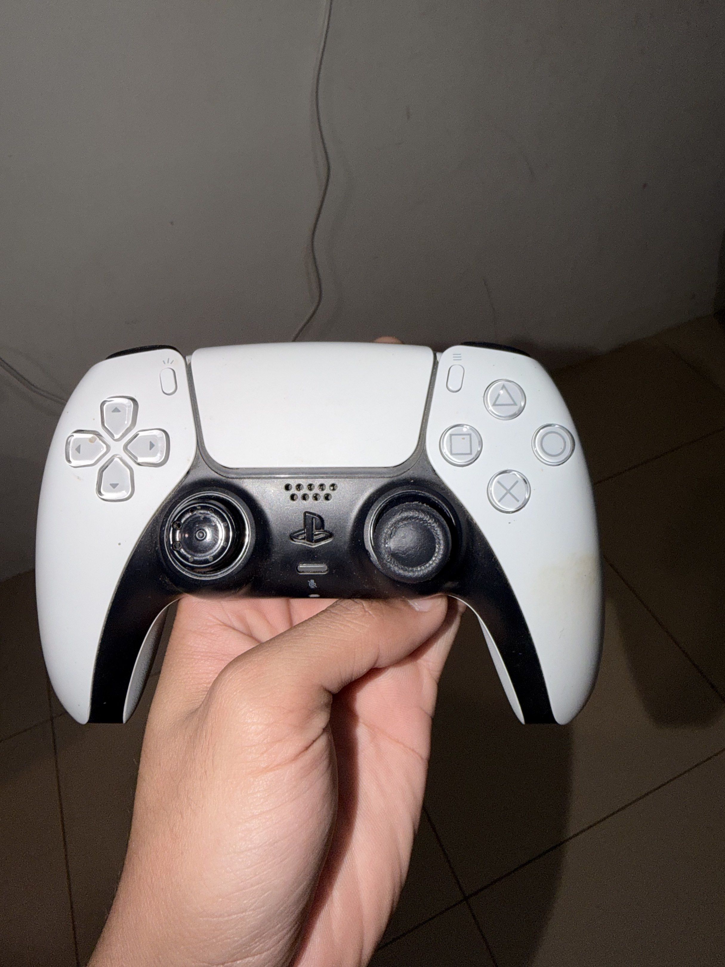 PS5 CONTROLLER WITH RIGHT STICK DRIFT, Video Gaming, Gaming Accessories ...