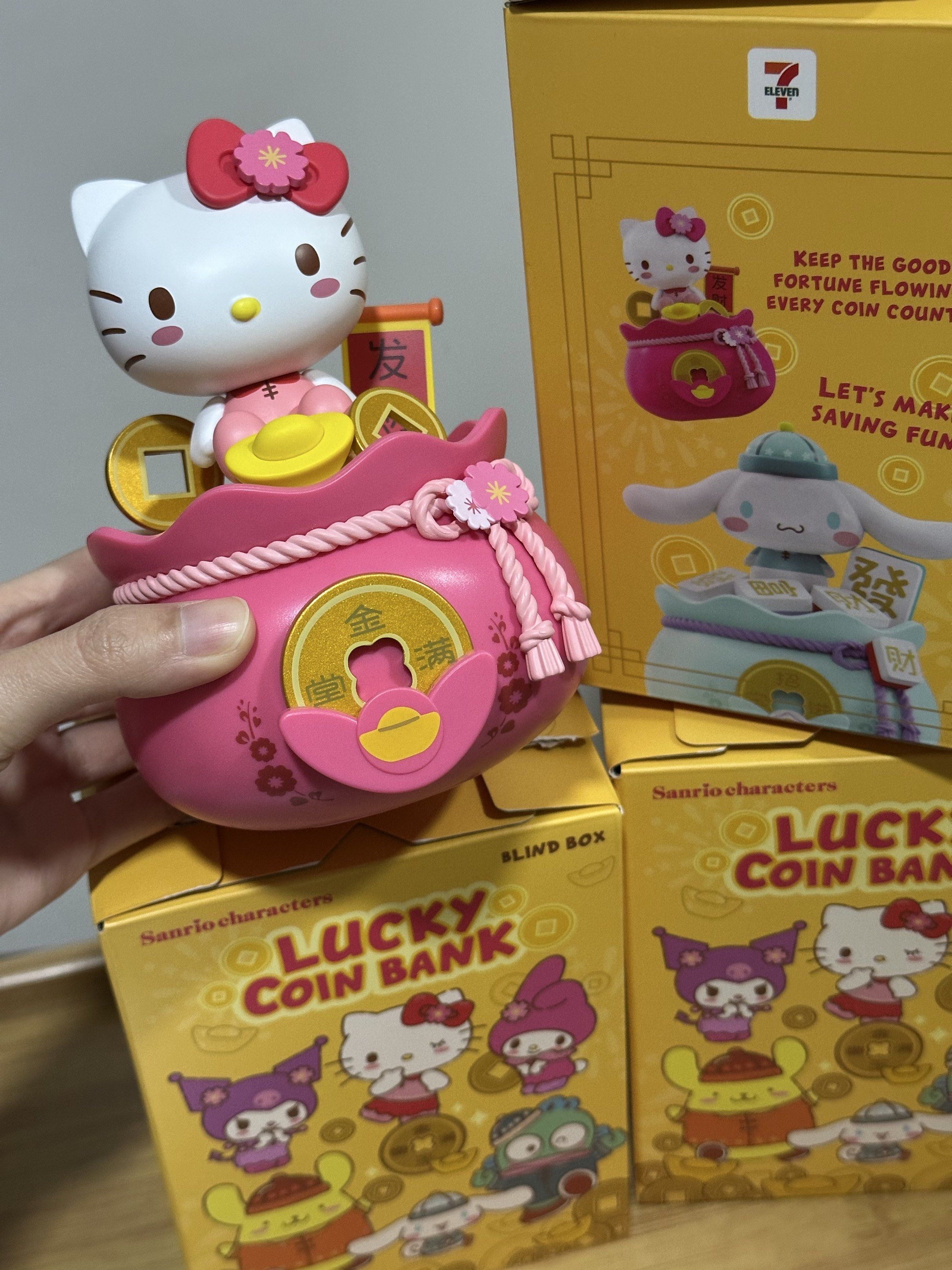 Sanrio Characters Lucky Coin Bank - Hello Kitty, Hobbies & Toys, Toys ...