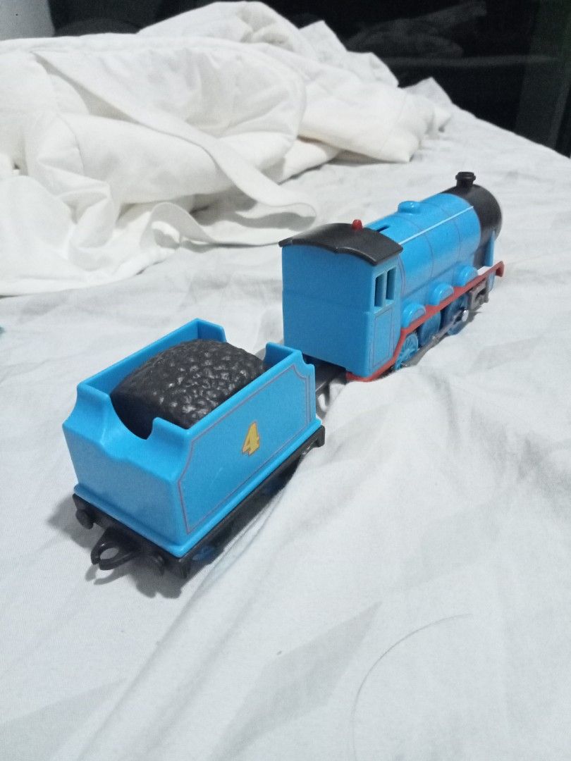 Thomas and Friends 80th Anniversary Motorized Classic Gordon toy train ...