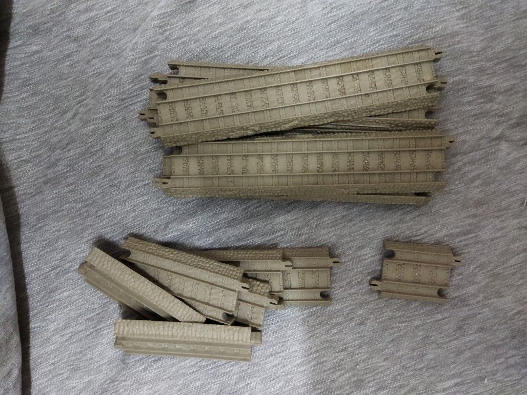 Thomas the tank engine loose tracks (SELLING 1 SET), Hobbies & Toys ...