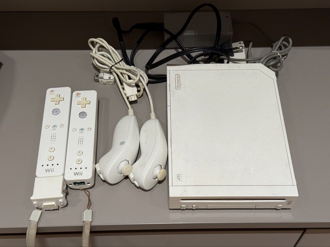 Nintendo Wii Console with Games, Video Gaming, Video Game Consoles ...