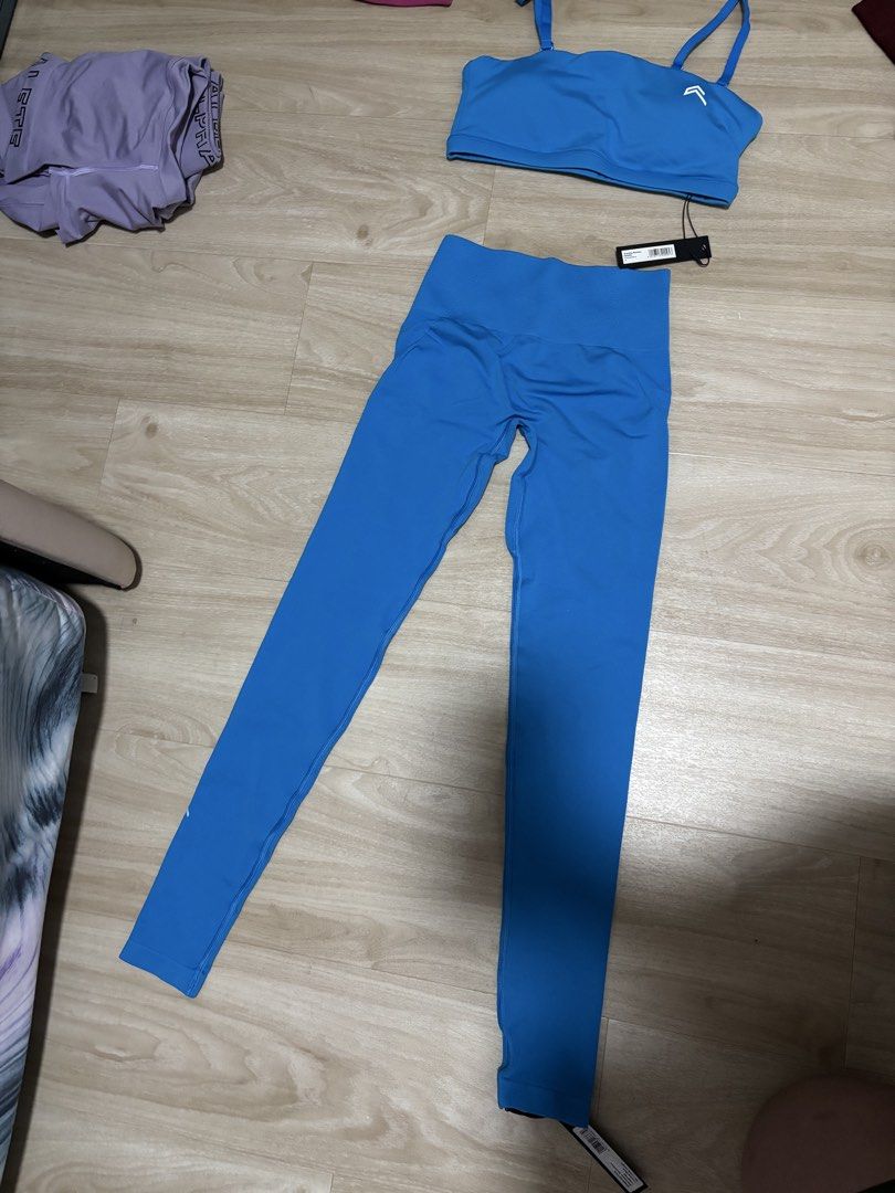 Oner Active Effortless Lift Set, Women's Fashion, Activewear on Carousell