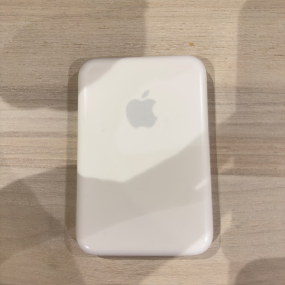 Original Apple MagSafe Battery Pack(1st Gen), Mobile Phones & Gadgets ...