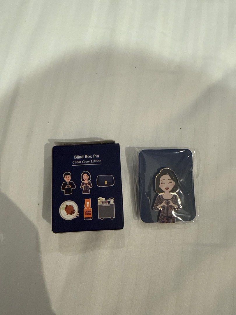 Singapore Airlines Cabin Crew Blind Box Pin, Hobbies & Toys ...