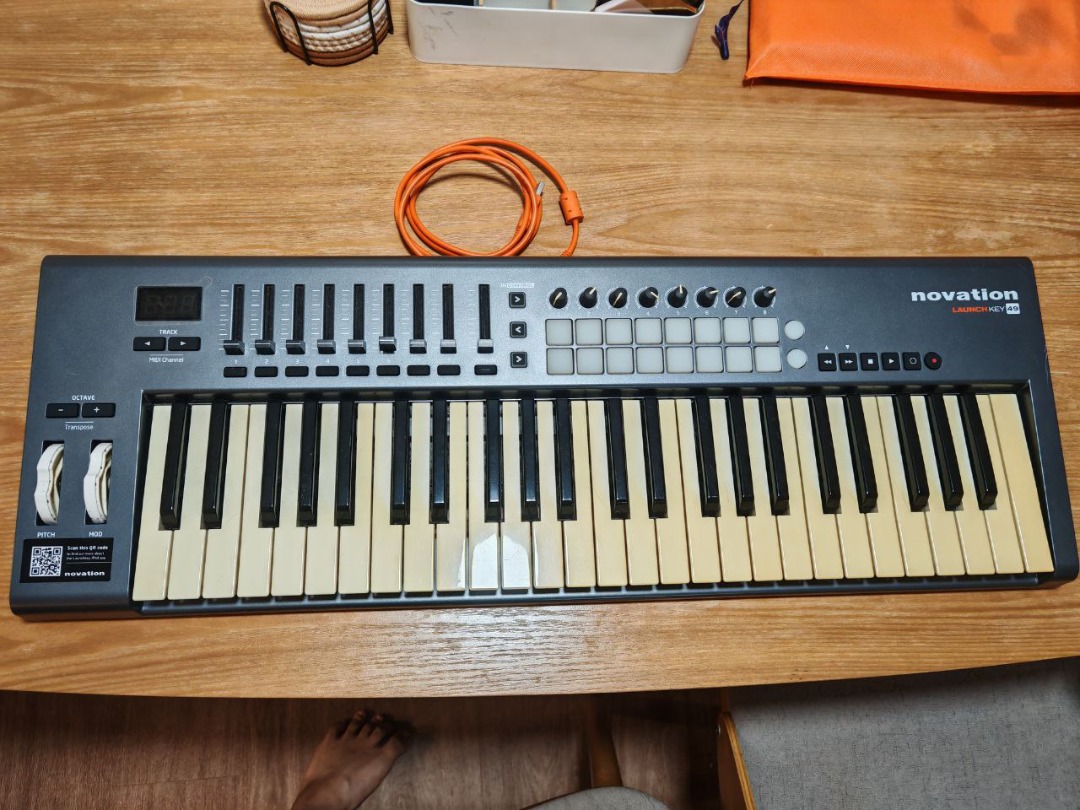 Novation Launchkey 49 MK3 MIDI Keyboard, Hobbies & Lifestyle, Musical ...