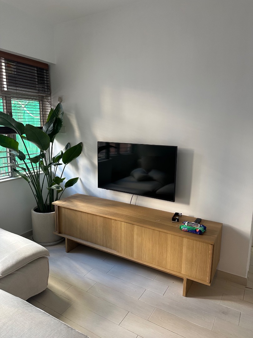 IKEA (STOCKHOLM) TV bench, 傢俬＆家居, 傢俬, 電視櫃 - Carousell