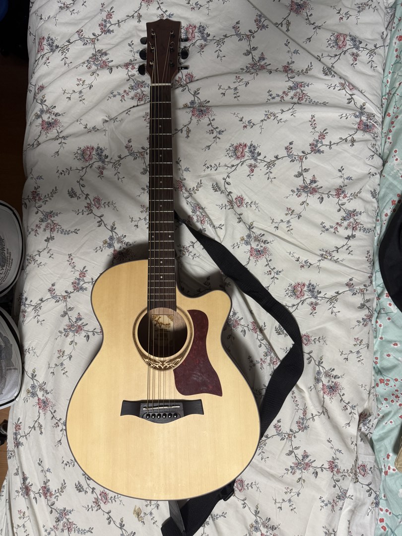 Enya Amari AM-408C Acoustic Guitsr, Hobbies & Toys, Musical Instruments ...