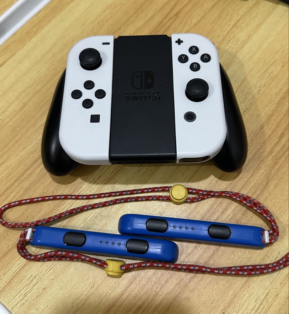 Nintendo Switch Joy-Con (White), Video Gaming, Gaming Accessories ...