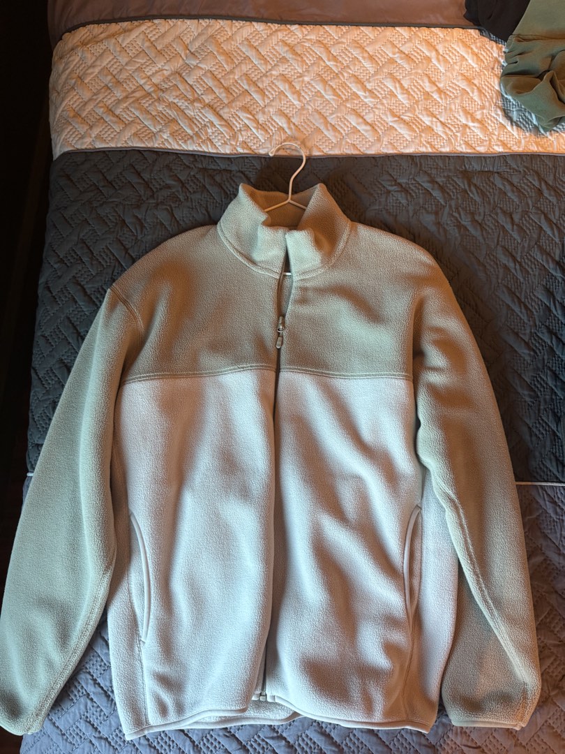 Uniqlo Fleece Jacket XL, Men's Fashion, Coats, Jackets and Outerwear on ...