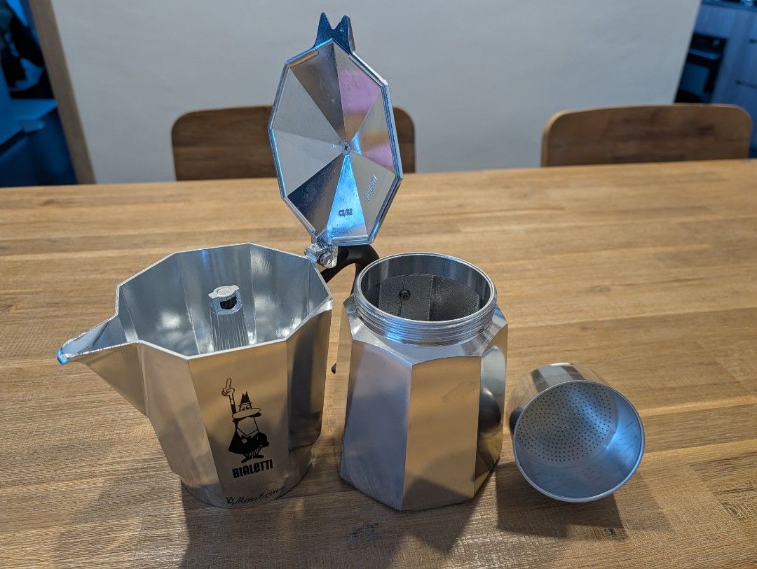 Bialetti 18 Cup Moka Pot, TV & Home Appliances, Kitchen Appliances ...