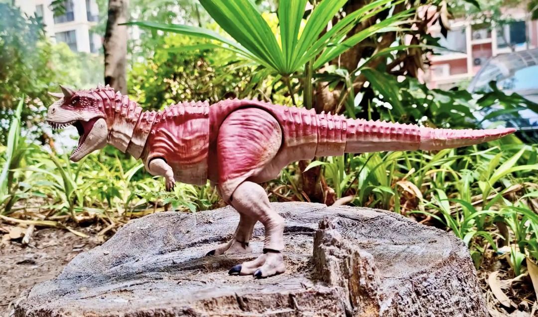 Custom Disney Bull Giant Carnotaurus 1:51 Super Poseable Realistic ...