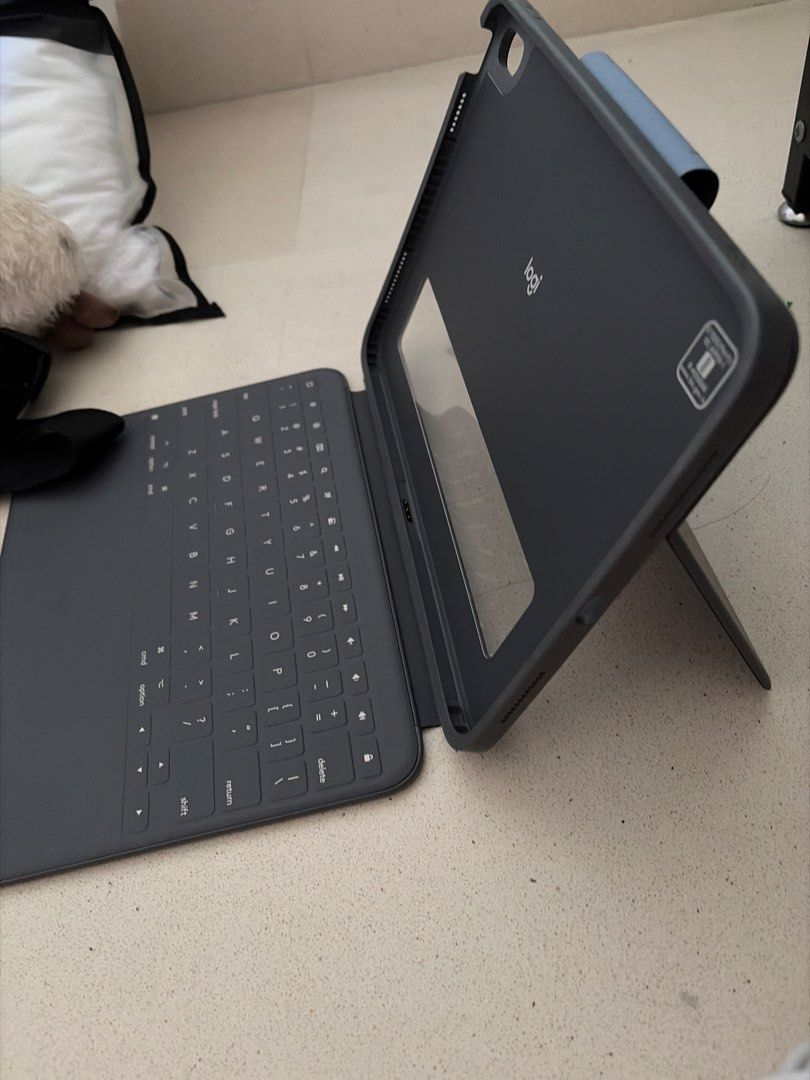 Logitech iPad Keyboard Case, Mobile Phones & Gadgets, Mobile & Gadget ...