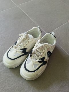 Sepatu hitam putih Dijual | Beli 100+ Sepatu hitam putih online ...