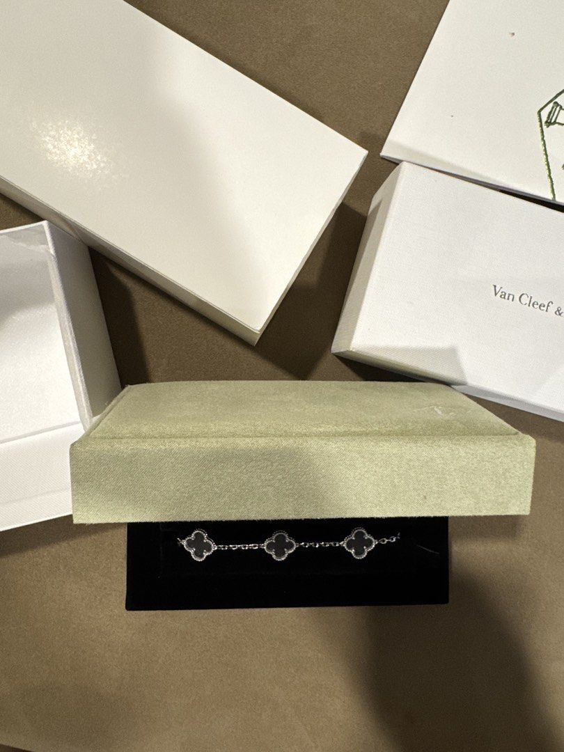 Van Cleef Alhambra Bracelet in Clear Glass Motifs Clover, Luxury ...