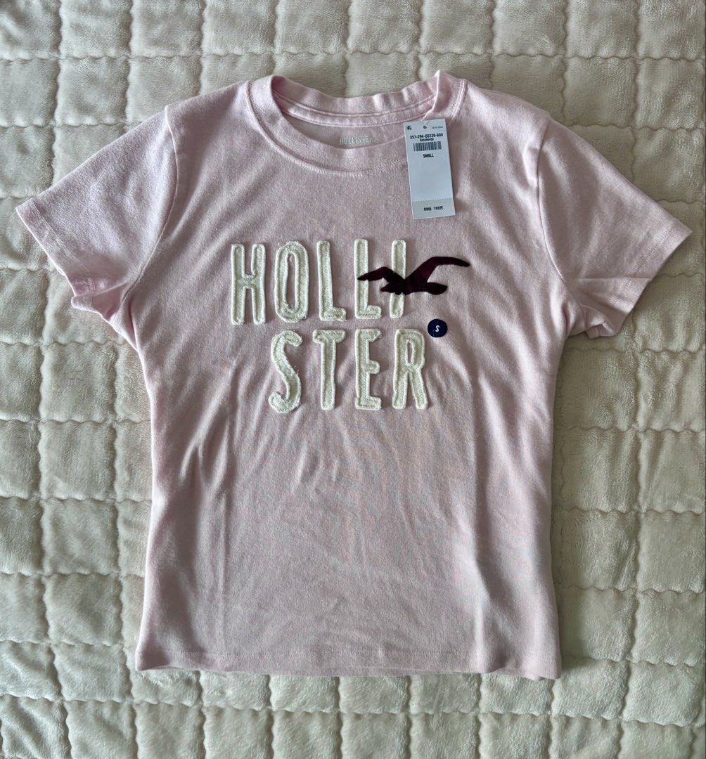 Hollister Baby Pink Logo Top, Women's Fashion, Tops, Shirts on Carousell