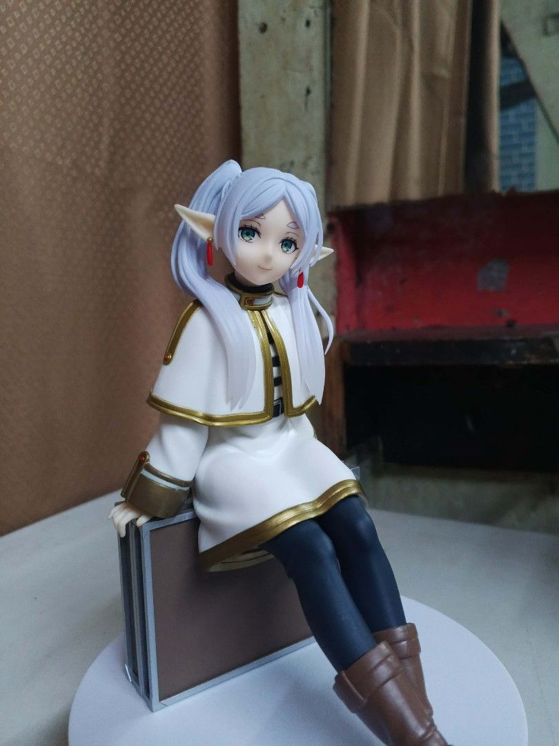 Frieren: Beyond Journey's End, Desktop Cute Frieren, Hobbies & Toys ...