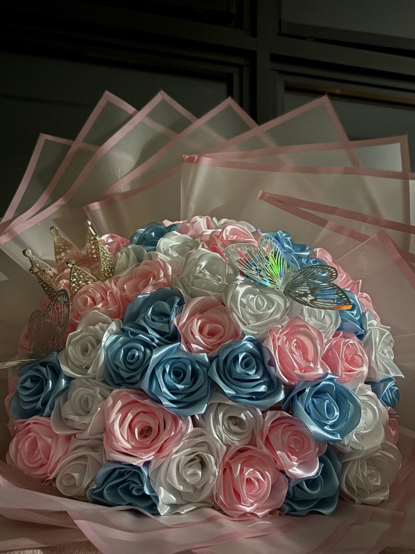50count Ribbon Rose Bouquet (super affordable), Hobbies & Toys, Flowers ...