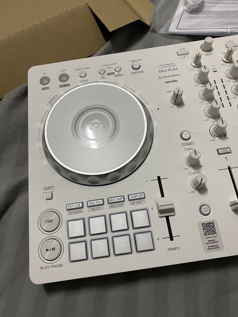 Pioneer DJ DDJ-FLX4-W DJ Controller - White, Hobbies & Toys, Musical ...