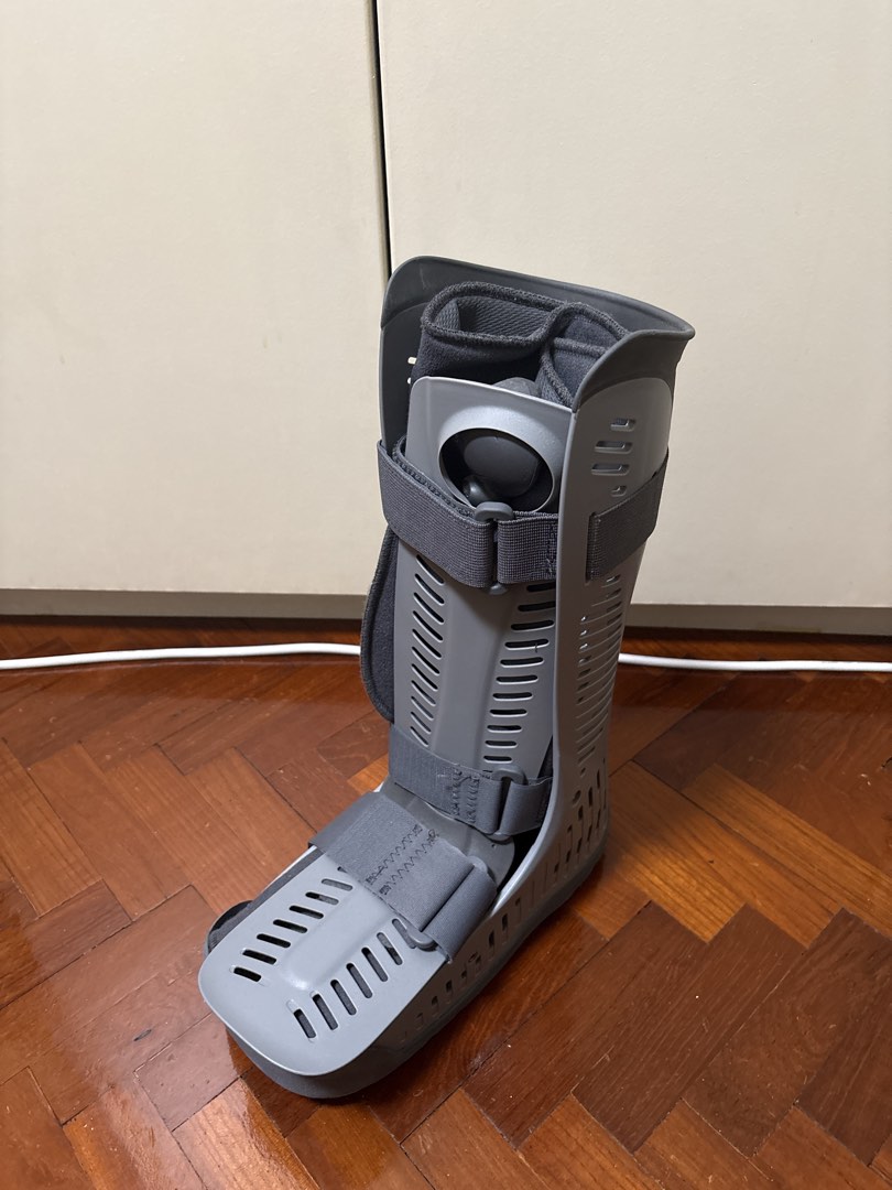 OSSUR rebound air walker boot brace, Health & Nutrition, Braces ...