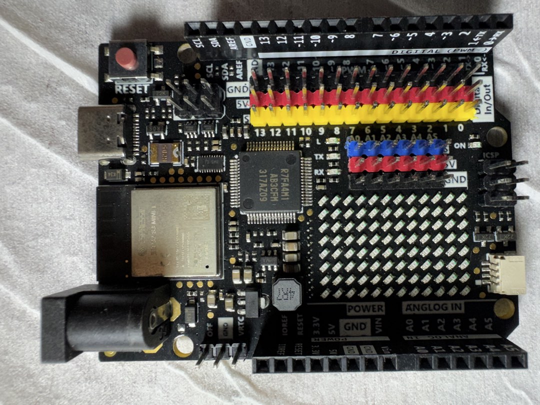 Arduino R4 wifi with led matrix, Computers & Tech, Parts & Accessories ...