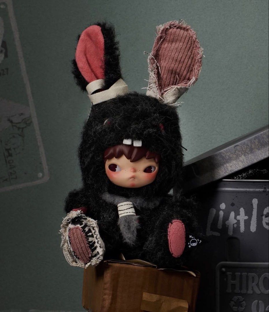 Hirono Hare Black Edition Popmart, Hobbies & Toys, Memorabilia ...