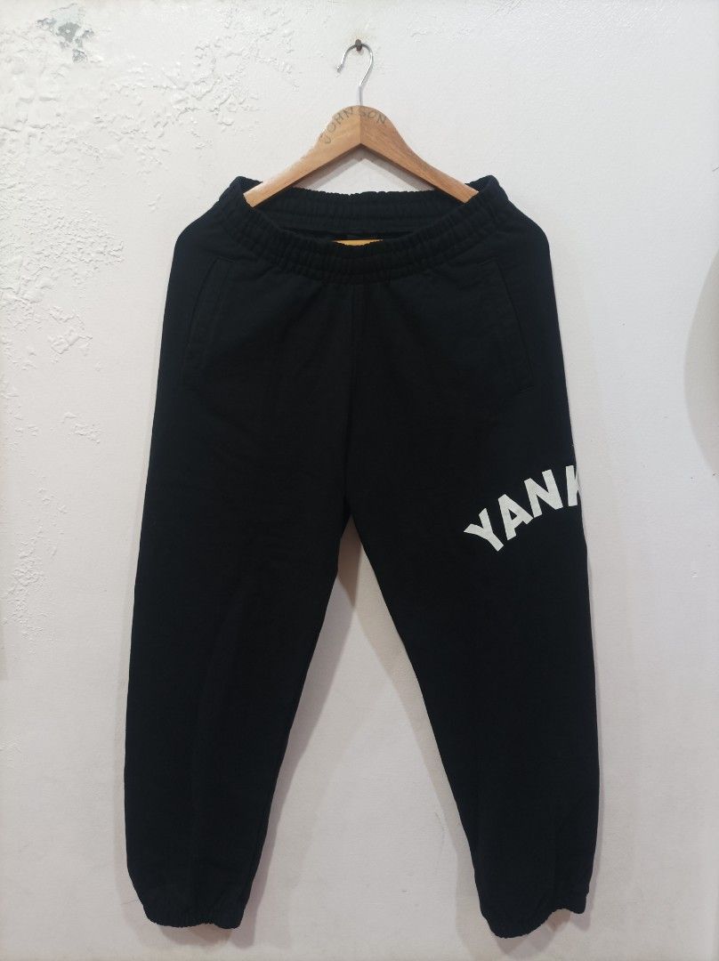 MLB New Era Yankees Jogger 🔥, Men's Fashion, Bottoms, Joggers on Carousell