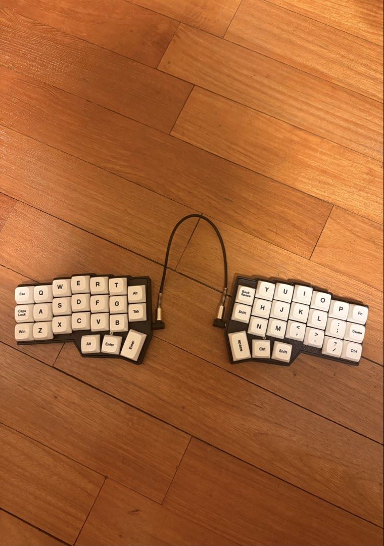 Corne V4 Split Ergonomic Mechanical Keyboard, Computers & Tech, Parts ...