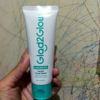 Glad2glow face wash Dijual | Carousell Indonesia