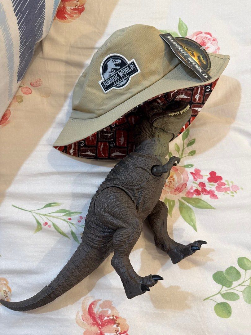 [All for $90]Jurassic World T-Rex Dinosaur Figure+HAT, Hobbies & Toys ...