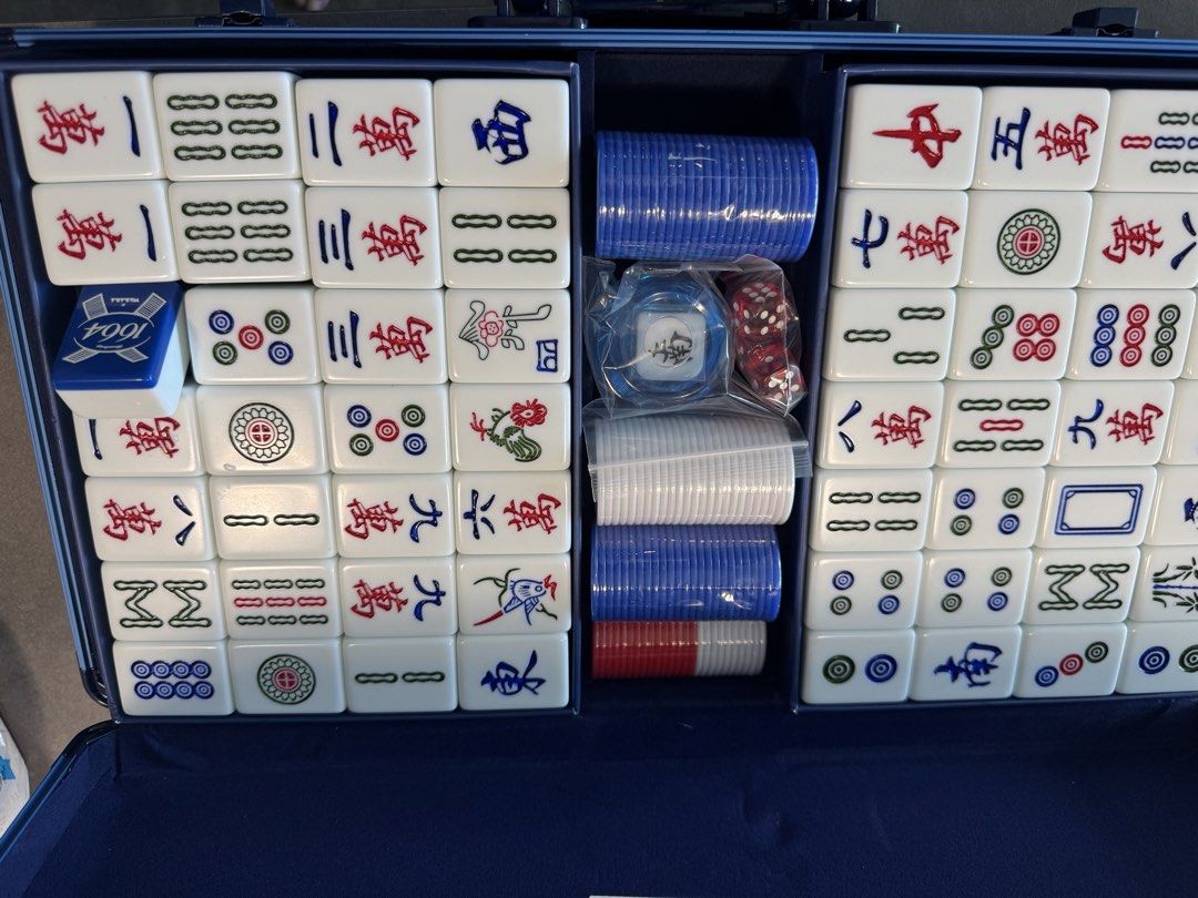 1664 x WALALA Artist Collaboration Limited Edition Mahjong Set, Hobbies ...
