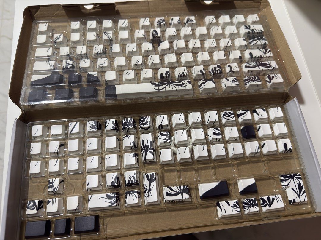 Custom Mechanical Keyboard - Tokyo Ghoul Design, Computers & Tech ...