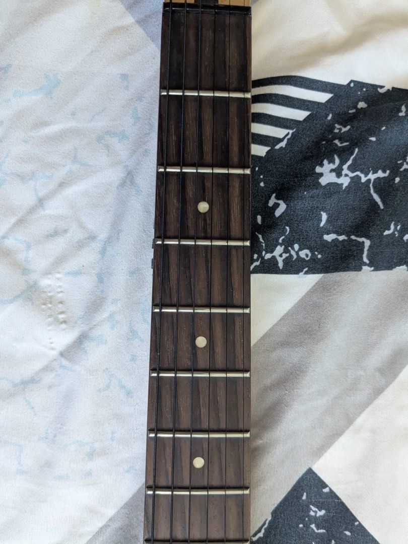 Yamaha ERG 121C Electric Guitar - Red, Hobbies & Toys, Musical ...