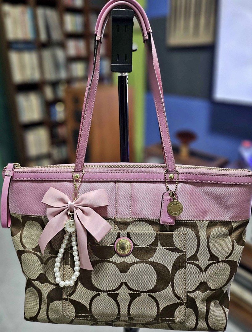 Vintage coach tote bag, Women's Fashion, Bags & Wallets, Shoulder Bags ...