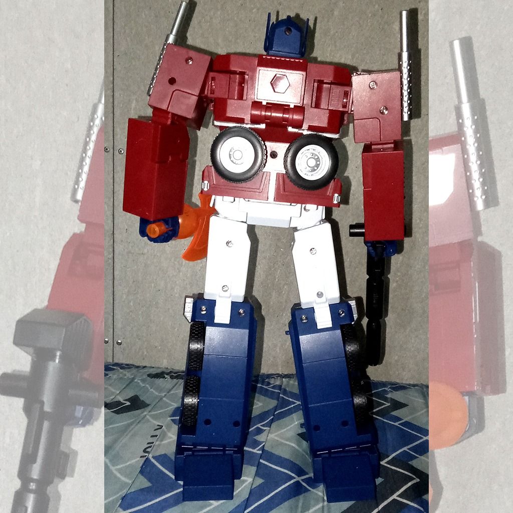KO G1 Transformers Masterpiece Scale Optimus Prime (EARTHRISE RETOOL ...