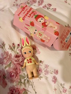 WTT Sonny angel strawberry hipper, Hobbies & Toys, Toys & Games on ...