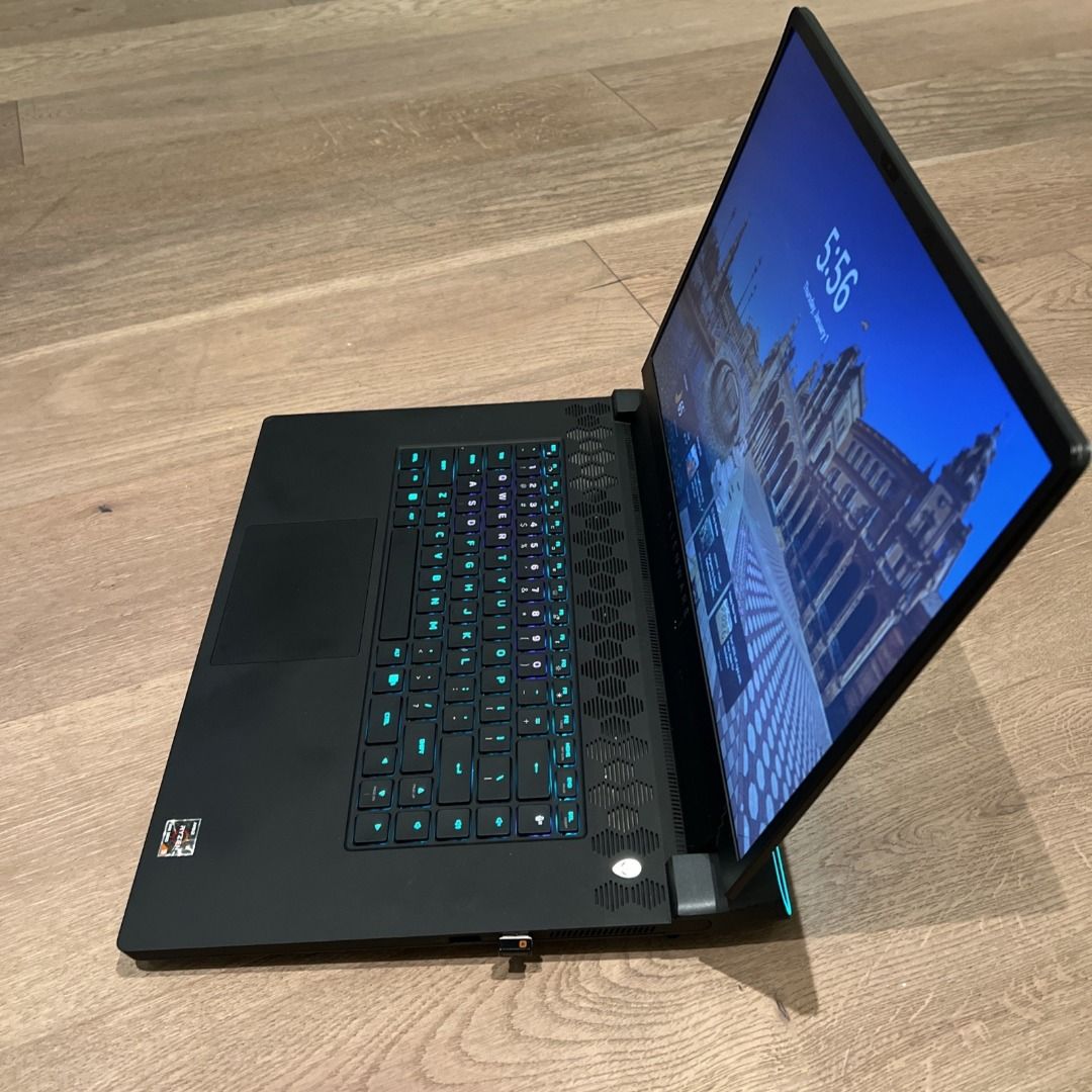Alienware m17 r5 amd ryzen 9 6900HX 32GB RAM Windows 11 Home 8GB ...