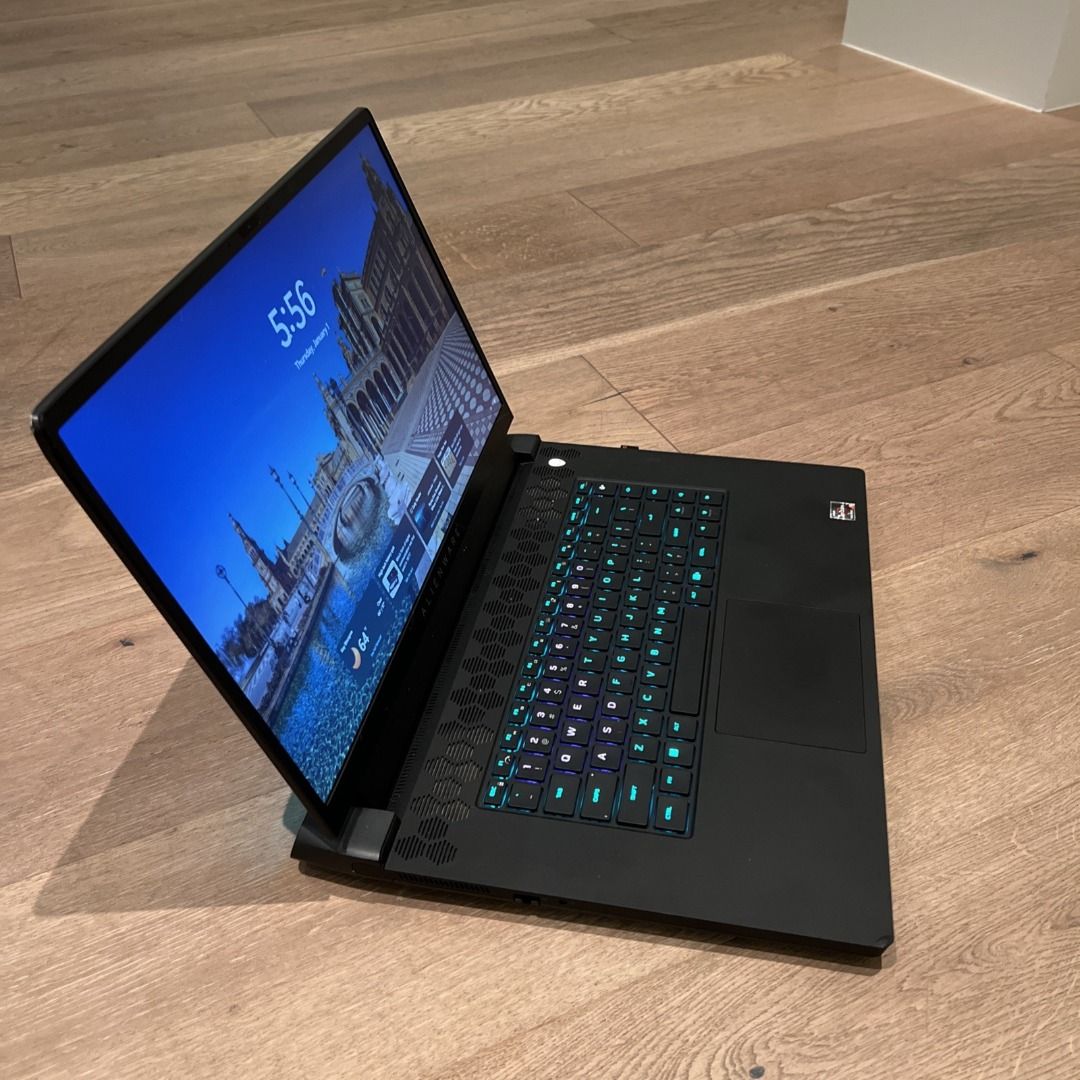 Alienware m17 r5 amd ryzen 9 6900HX 32GB RAM Windows 11 Home 8GB ...