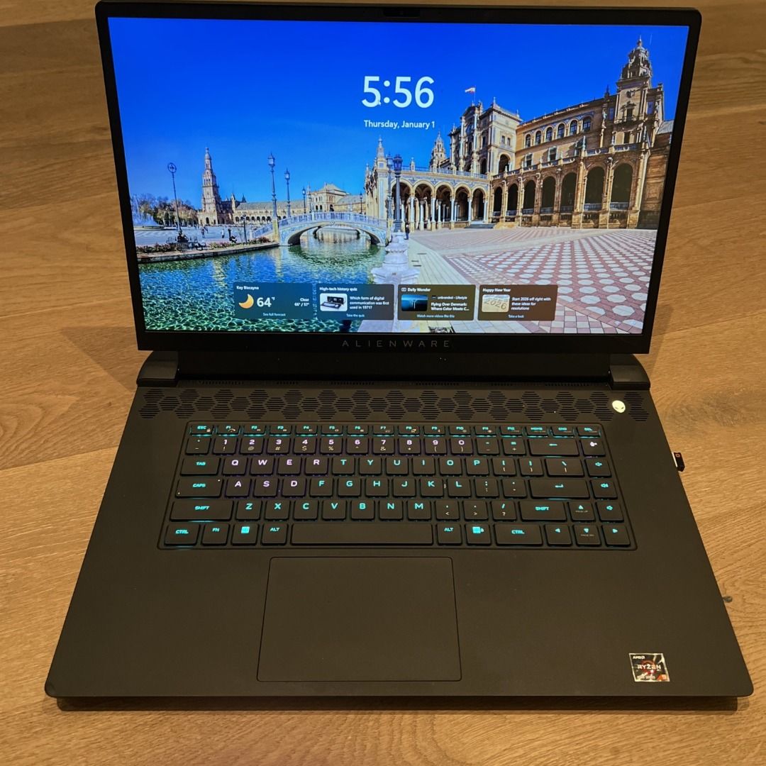 Alienware m17 r5 amd ryzen 9 6900HX 32GB RAM Windows 11 Home 8GB ...