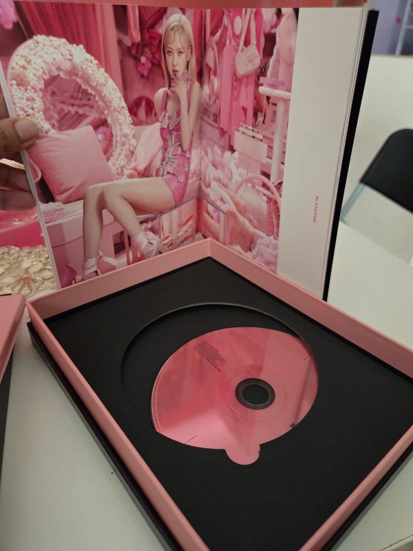 BLACKPINK BORN PINK Album, Hobbies & Toys, Memorabilia & Collectibles ...