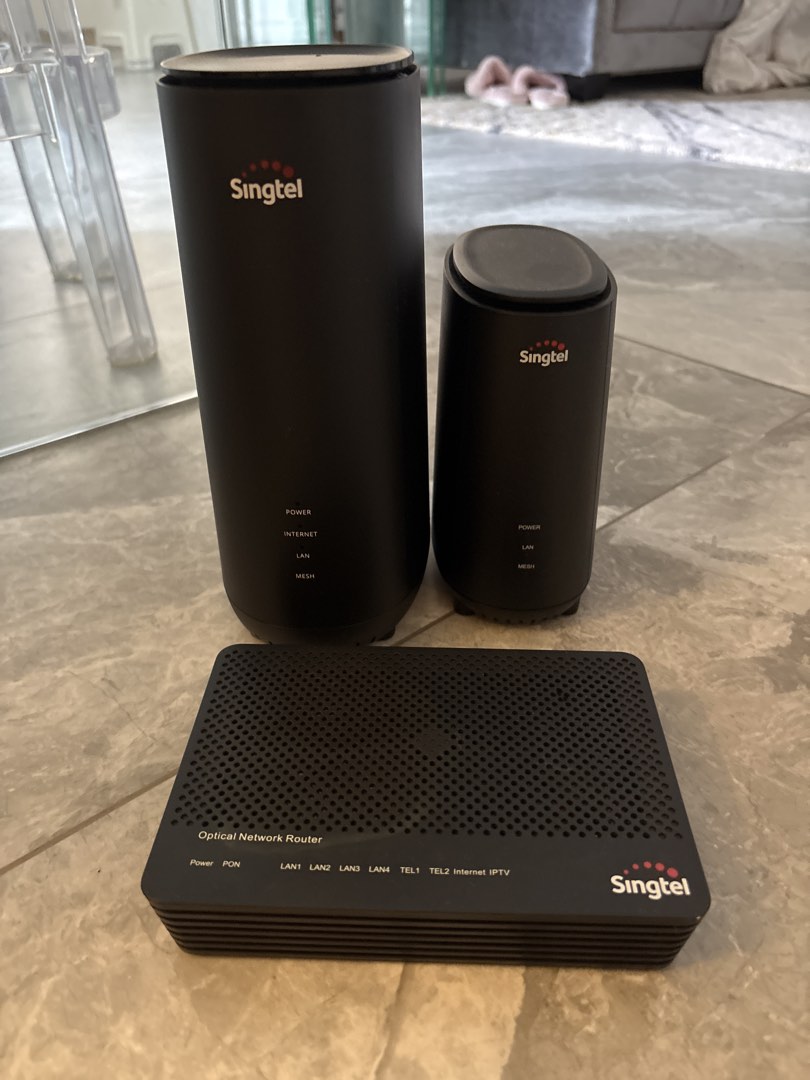 Singtel Optical Network Router Set, Computers & Tech, Parts ...