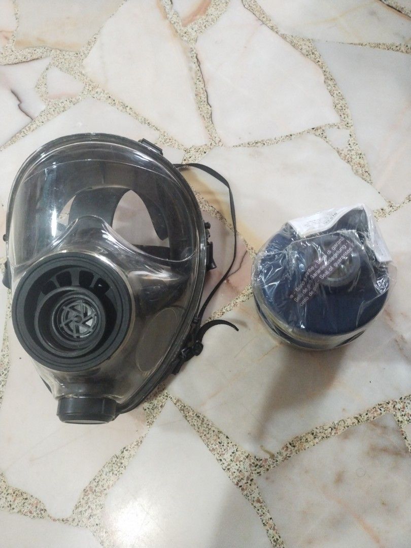 Full face anti gas mask, Everything Else on Carousell