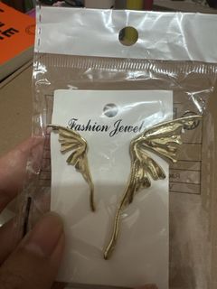 Anting titanium Dijual | Beli 100+ Anting titanium online | Carousell ...