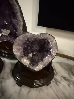 Sugar lilac Amethyst Geode Egg, Women's Fashion, Jewelry & Organisers ...