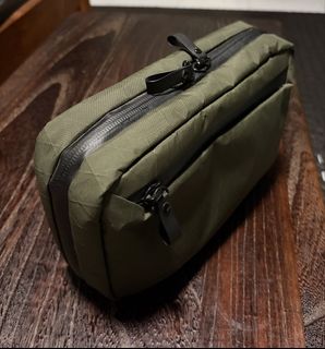 Alpaka elements tech case max black, Men's Fashion, Bags, Belt bags ...